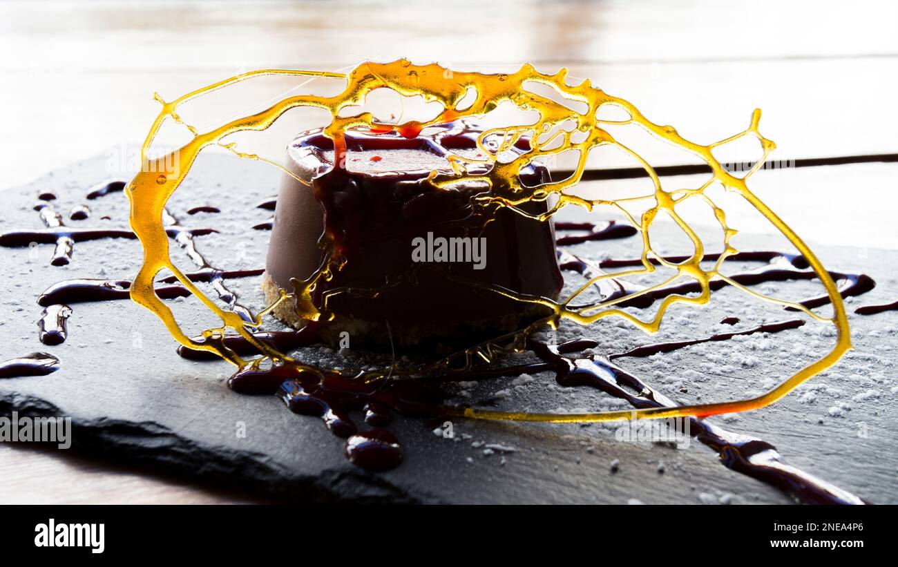 Chocolate mousse a dessert of French origin, whose base is egg white ...