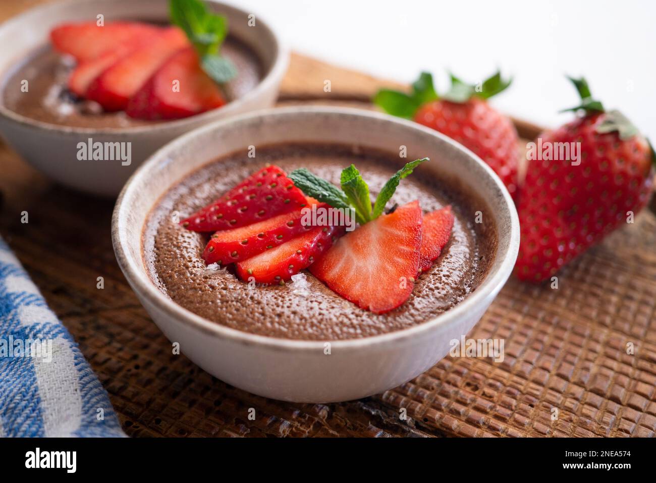 Chocolate mousse a dessert of French origin, whose base is egg white ...