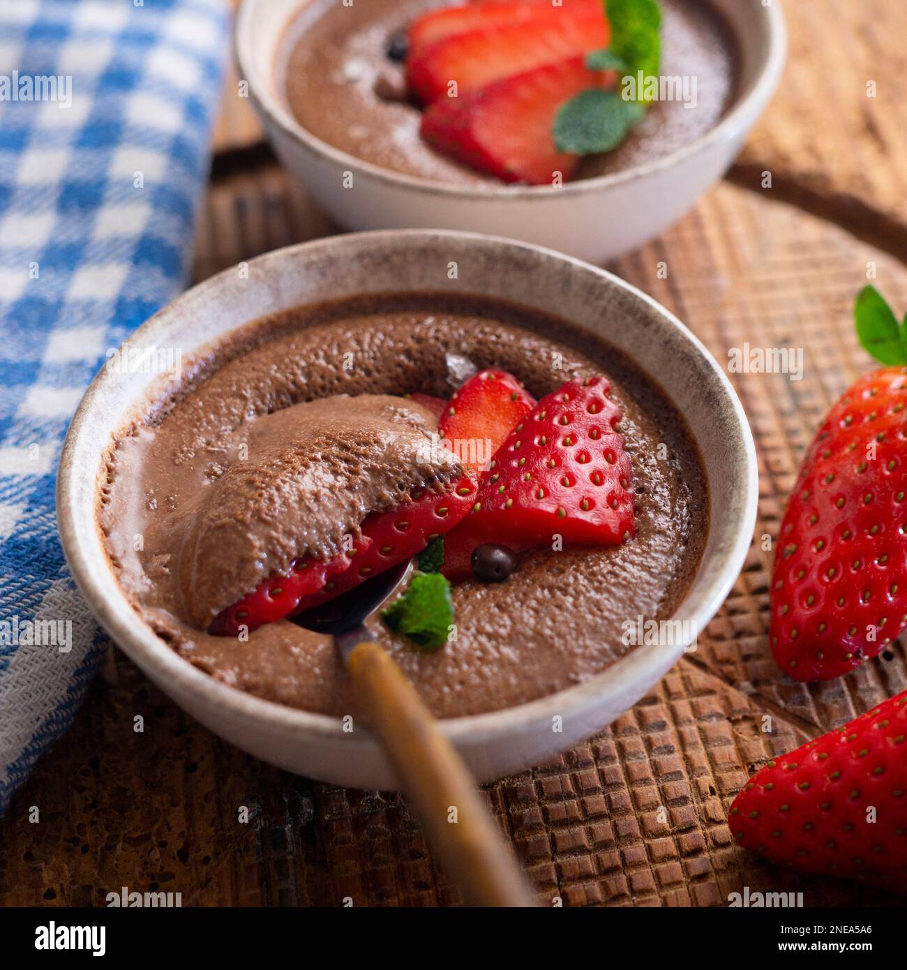 Chocolate mousse a dessert of French origin, whose base is egg white ...