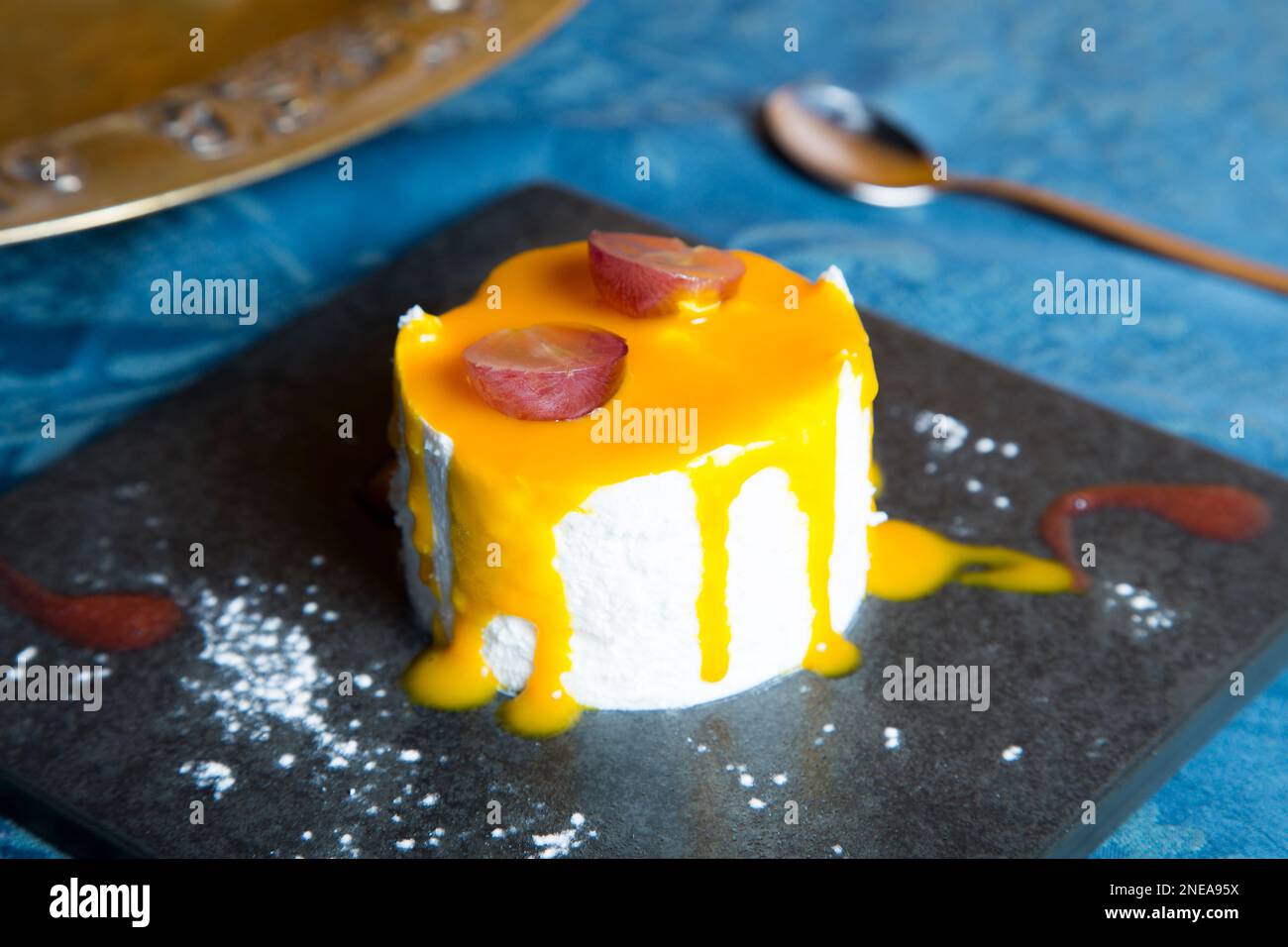 Orange mousse is a dessert of French origin, whose base is egg white ...