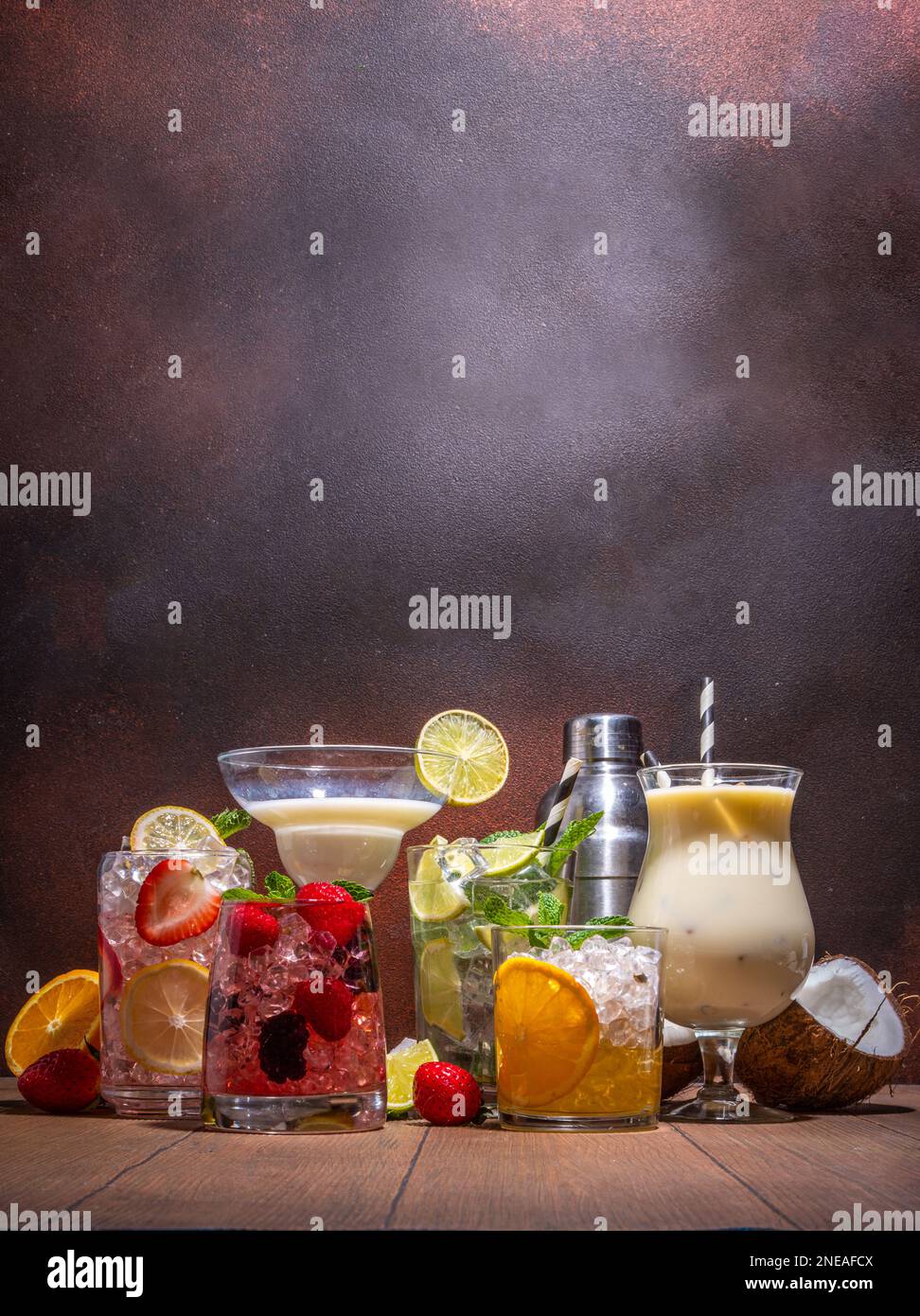 Summer cocktails drinks. Classic alcoholic long drink mocktail versions ...