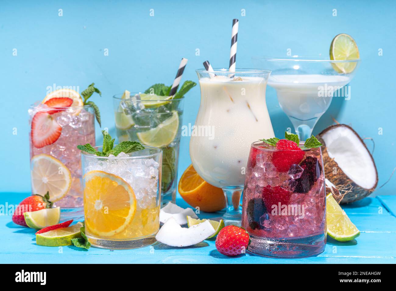 Summer cocktails drinks. Classic alcoholic long drink mocktail versions ...