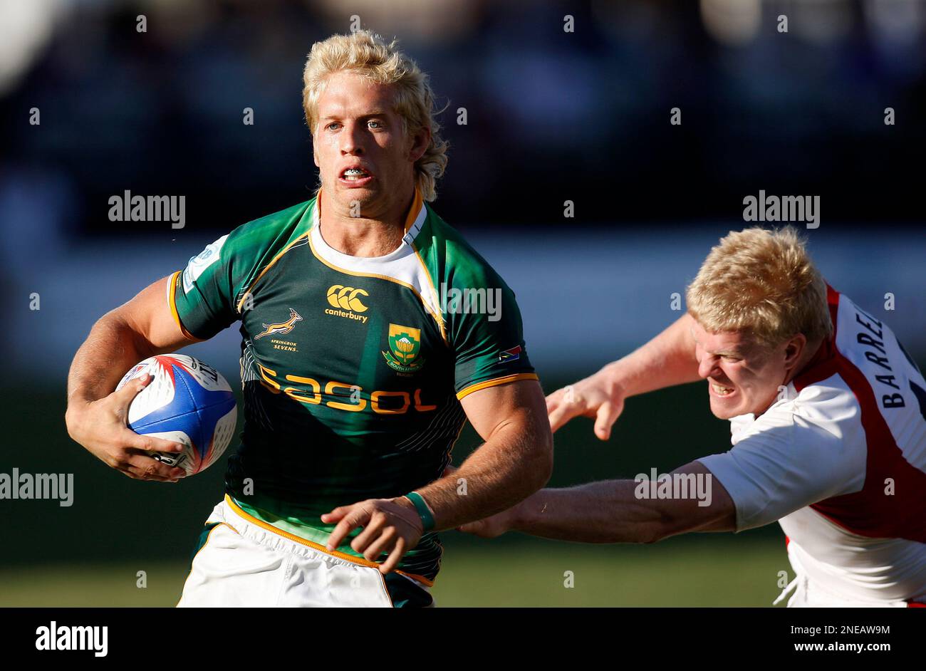 South Africa's Kyle Brown runs past England's Don Barrell for a try ...