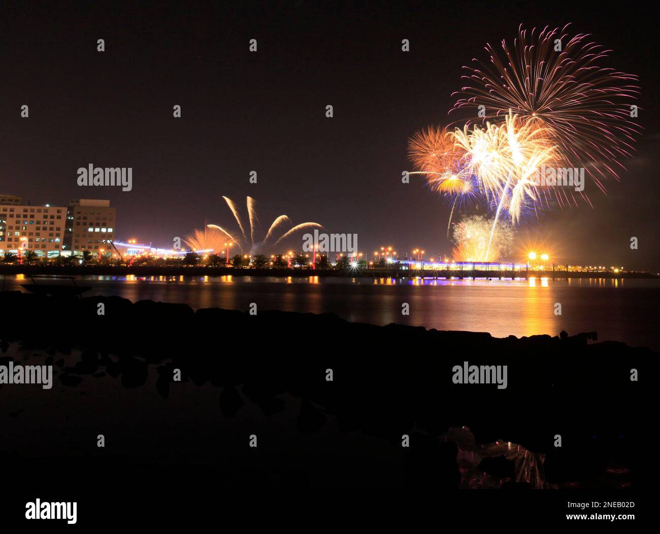 Fireworks from the Philippines light up the sky by the Manila Bay ...