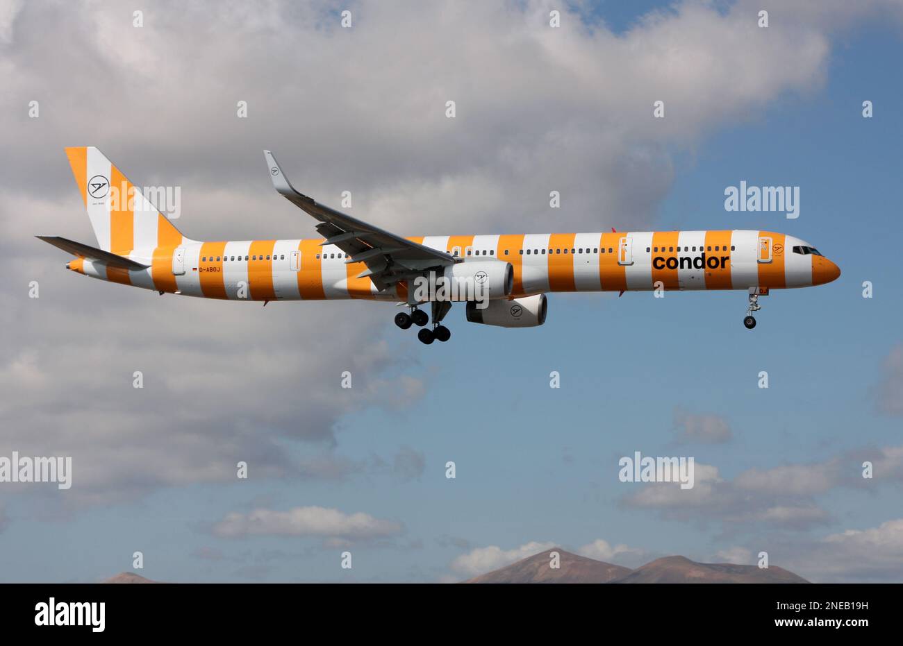 A Boeing 757-300 of Condor approaching Lanzarote Arrecife Airport Stock ...