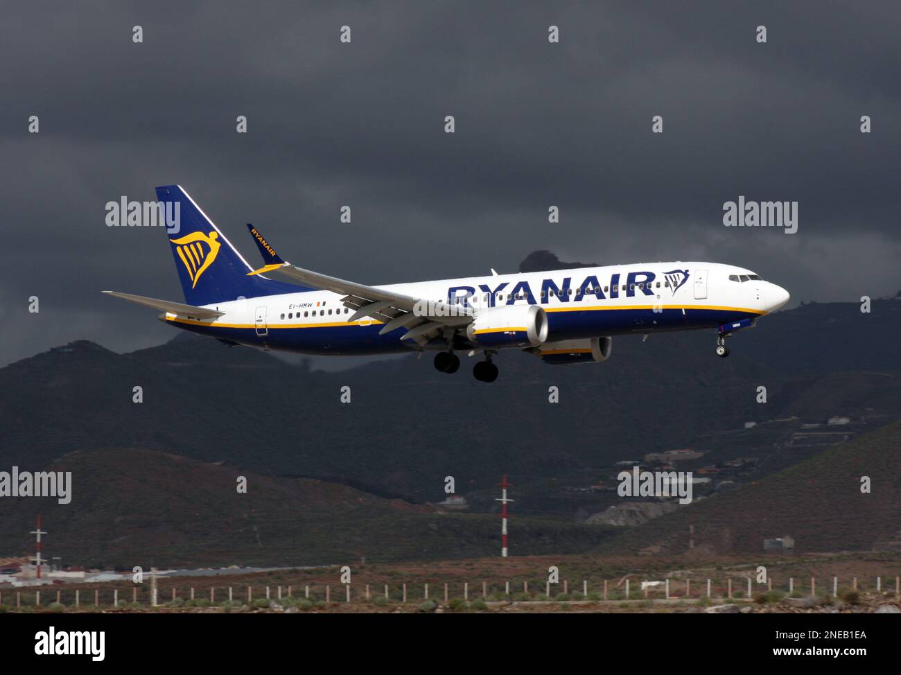 A Boeing 737-8-200 MAX of Ryanair landing at Tenerife South Airport Stock Photo - Alamy