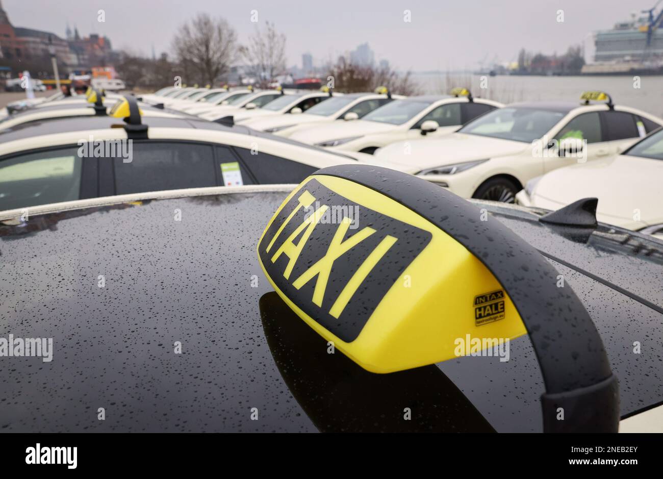 Free now cab hi-res stock photography and images - Alamy