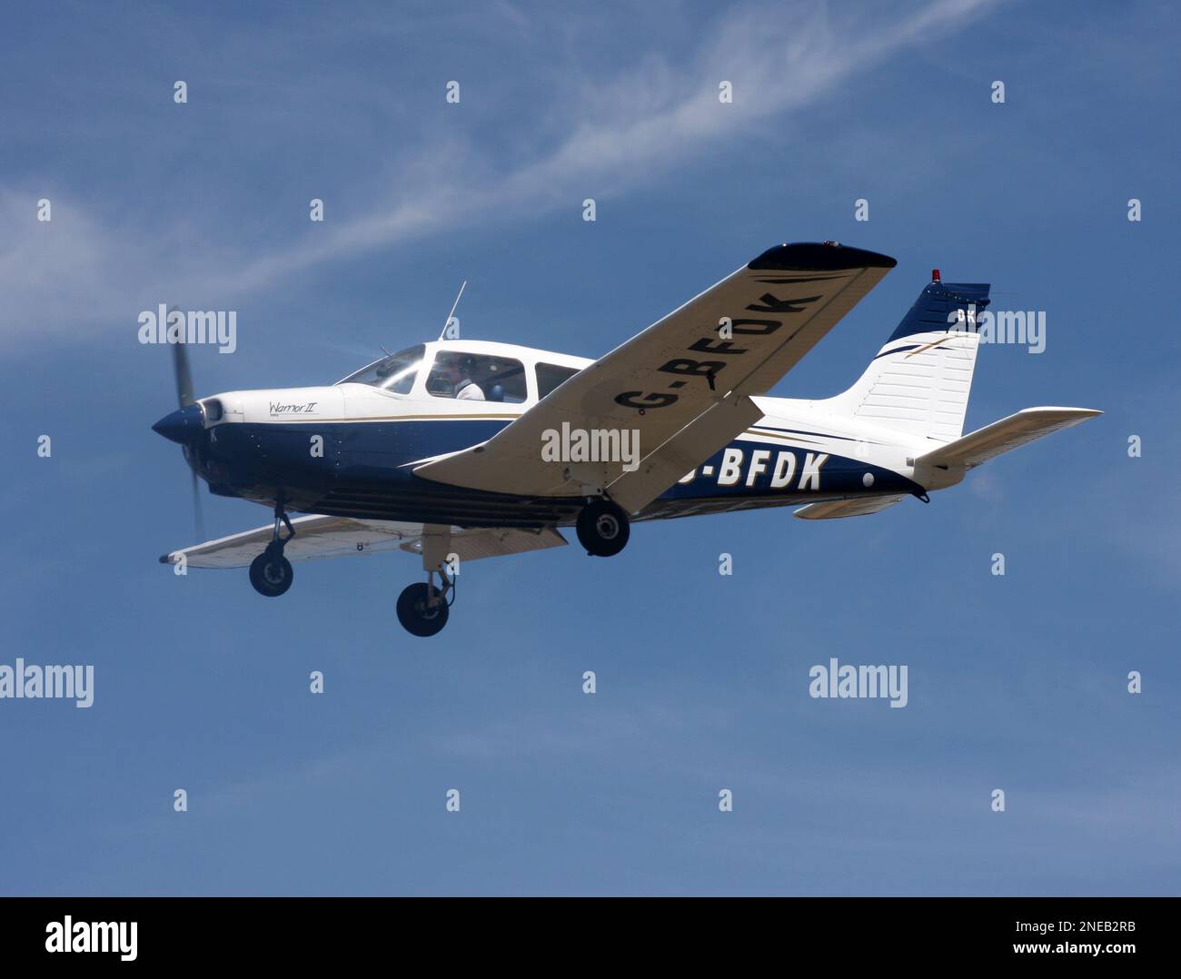 A Piper PA-28-161 Cherokee Warrior II arriving at Peterborough ...