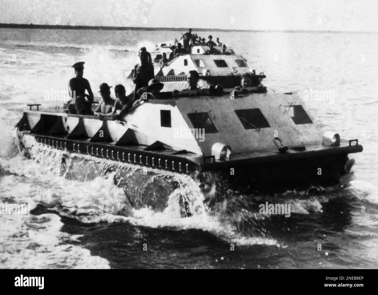 The new U.S. Roebling amphibian tank is seen here being maneouvred by ...