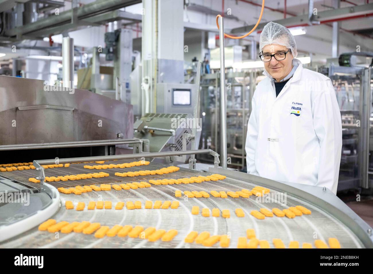 Fish sticks production hi-res stock photography and images - Alamy