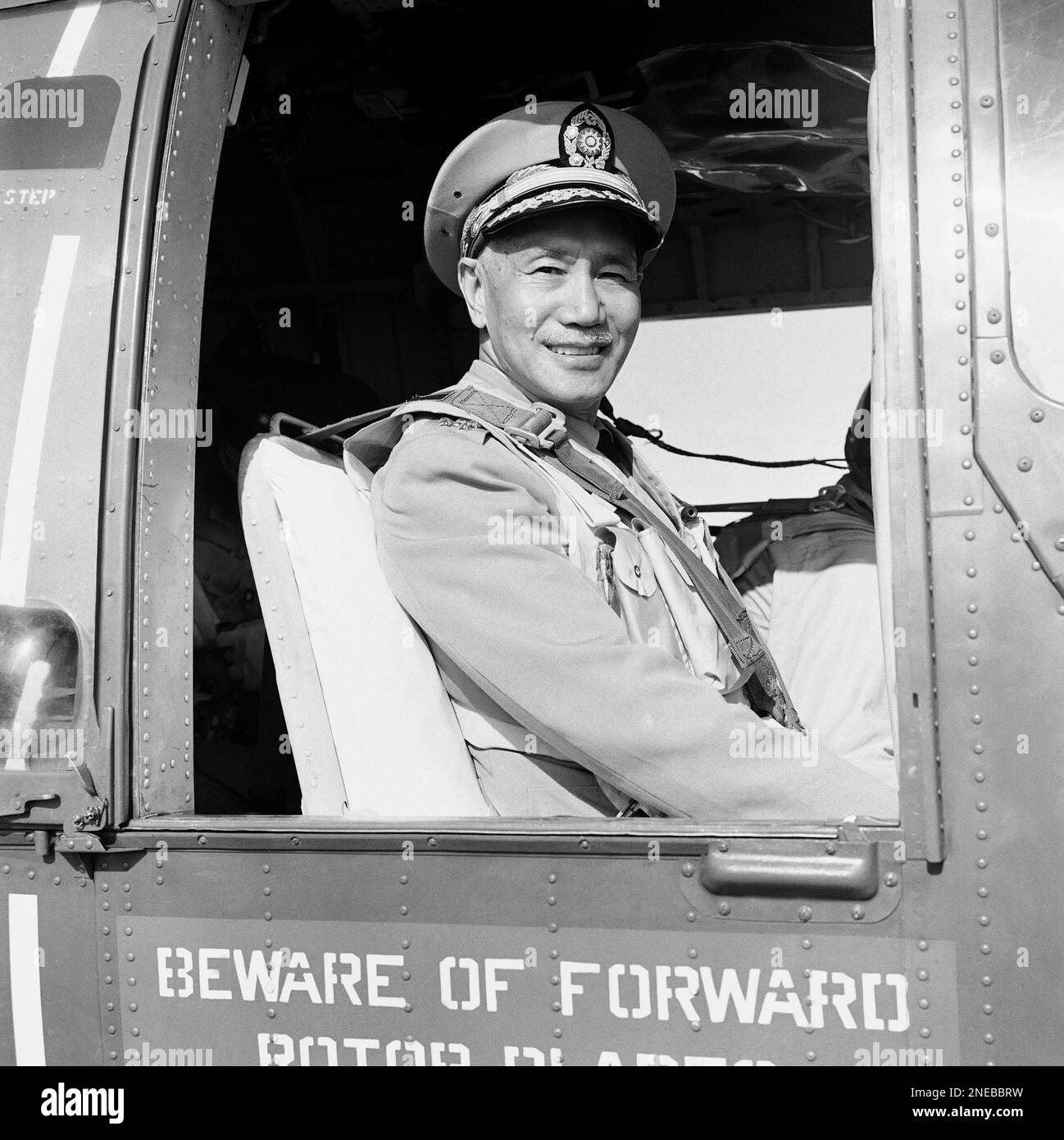 Generalisomo Chiang Kai-Sheh in helicopter ready for departure from ...