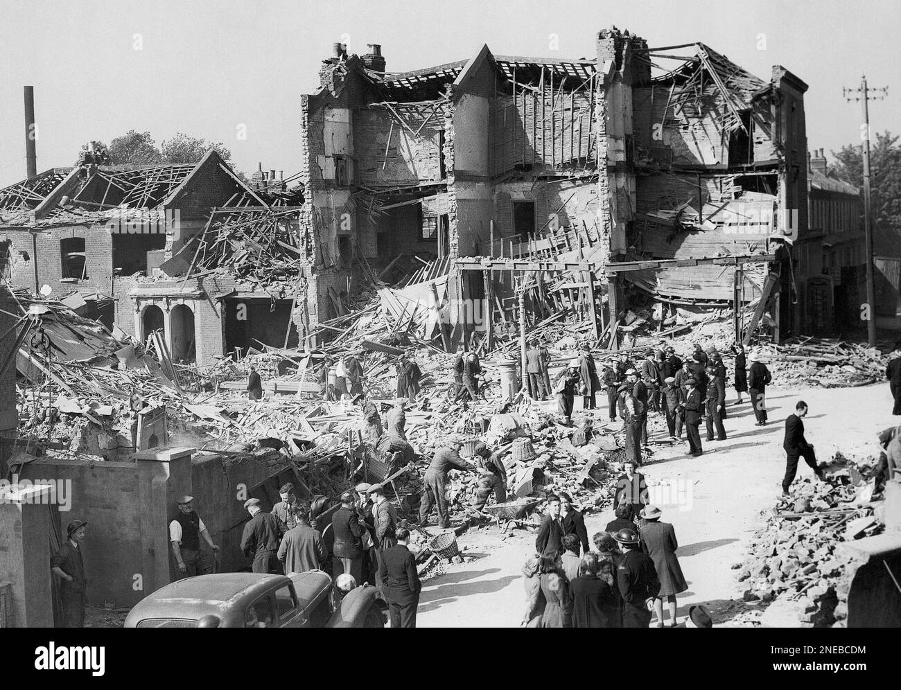 Damaged destruction emergencies and disasters war building exterior hi ...