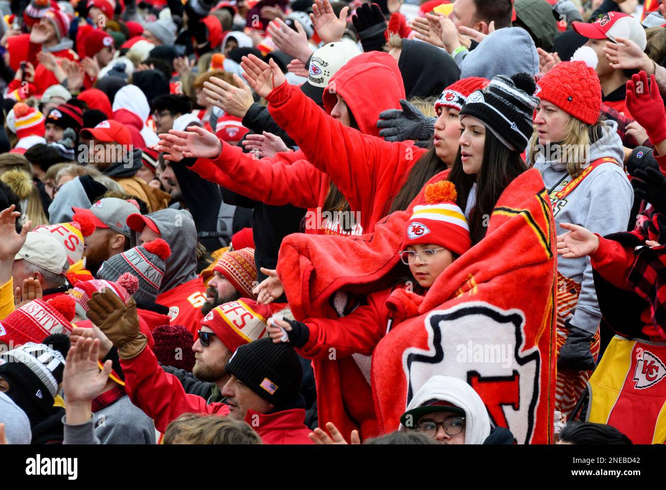 Kansas City Chiefs fans do the tomahawk chop during the Chiefs' victory ...
