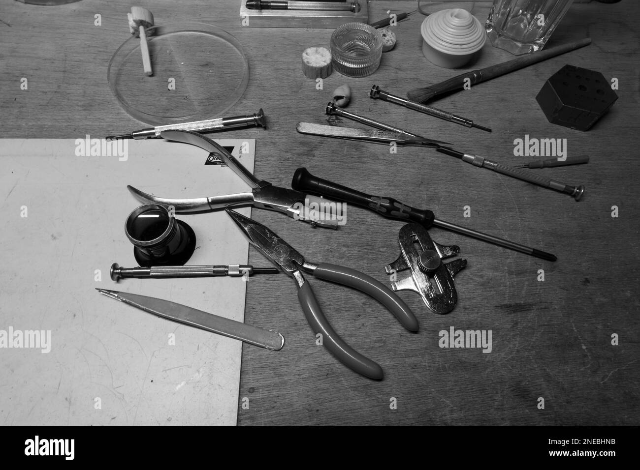 Vintage clockmaker hi-res stock photography and images - Alamy