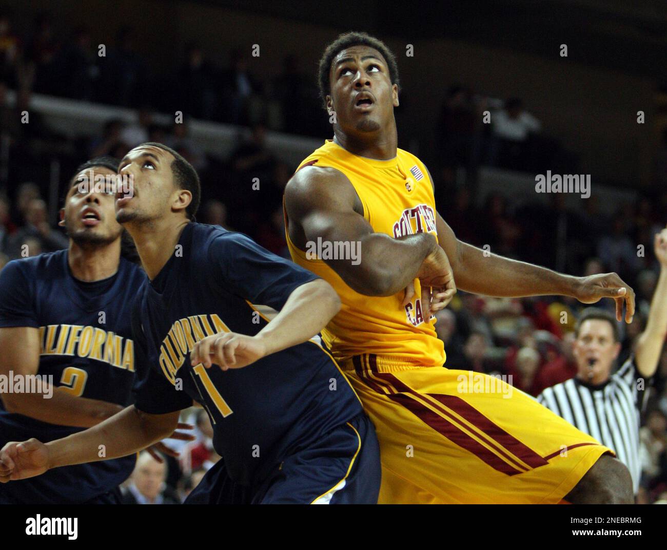 California's Omondi Amoke, (left) and Southern California's Alex ...