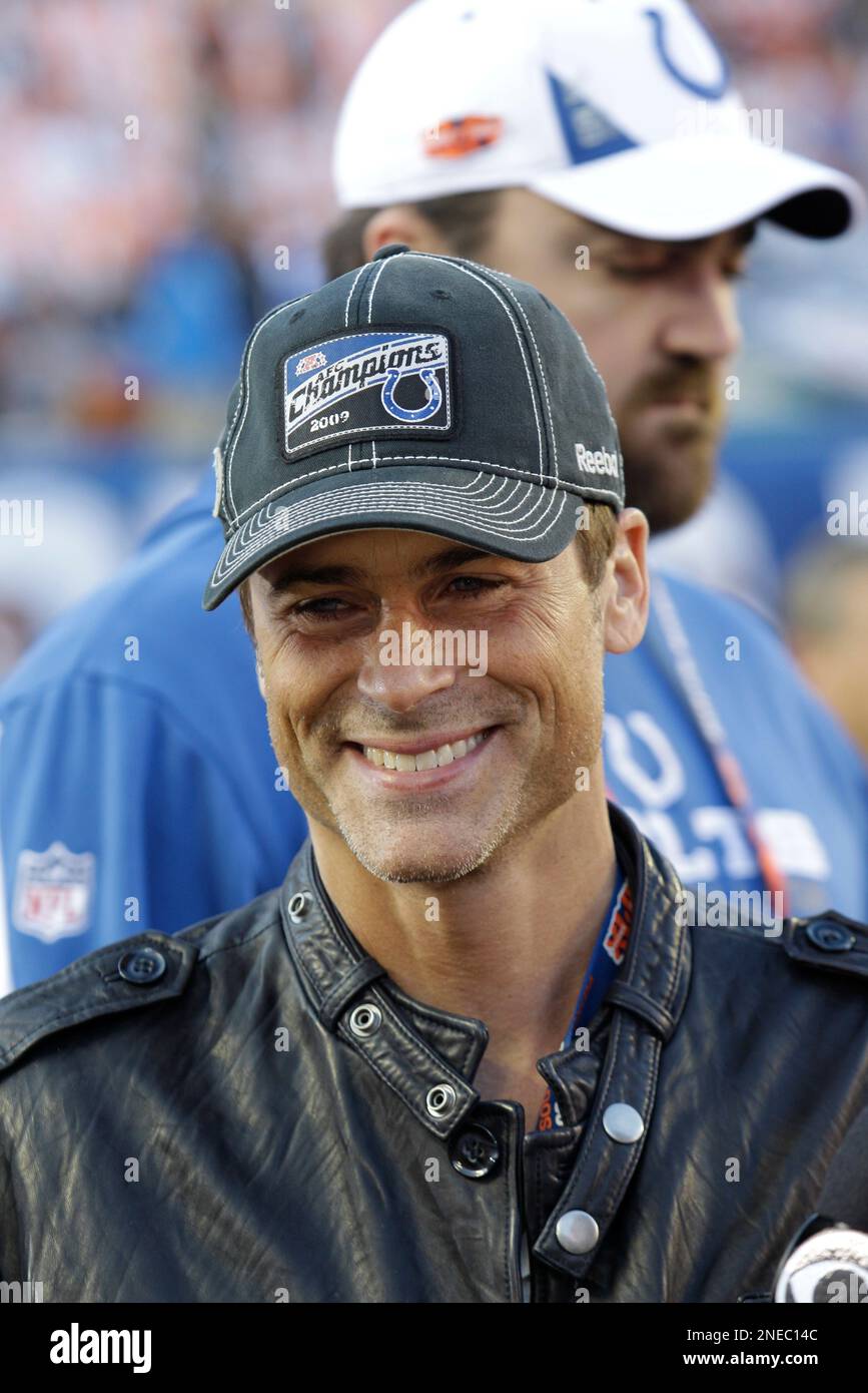 Actor Rob Lowe walks on the sidelines at Sun Life Stadium in Miami ...