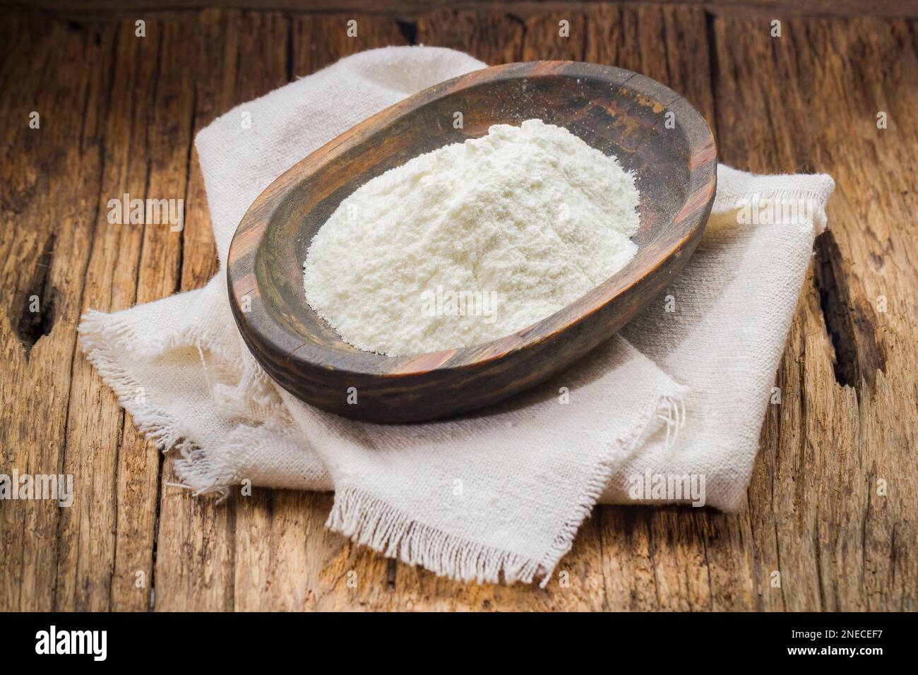 milk powder in wooden container, cow's milk Stock Photo - Alamy