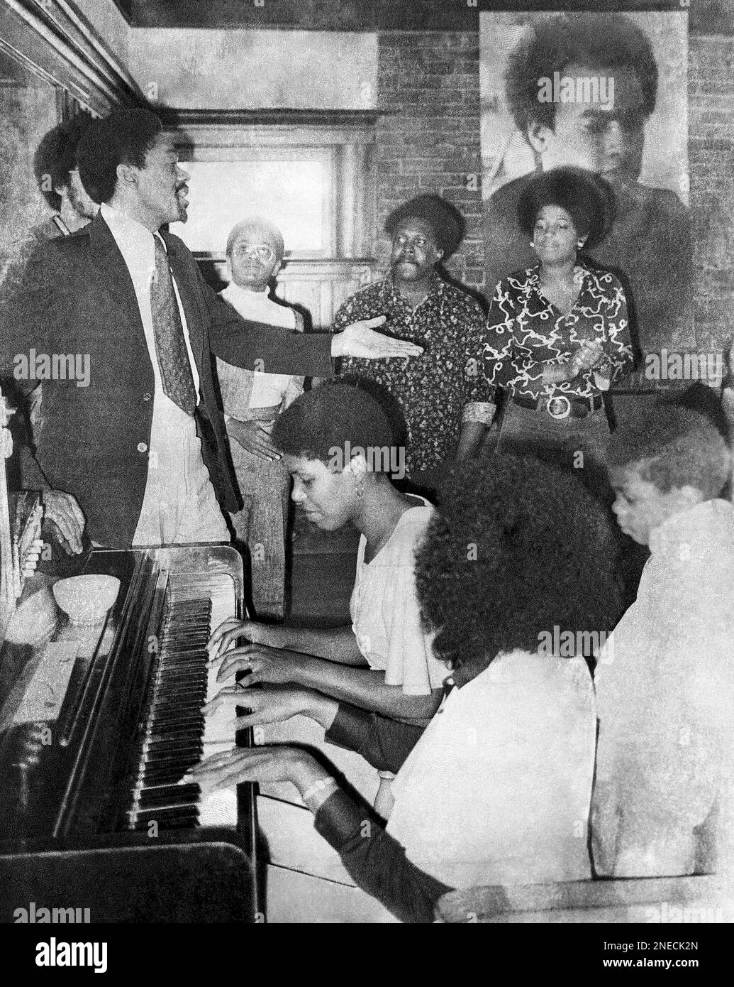 Bobby Seale, left, Black Panther chairman who is running for mayor of ...