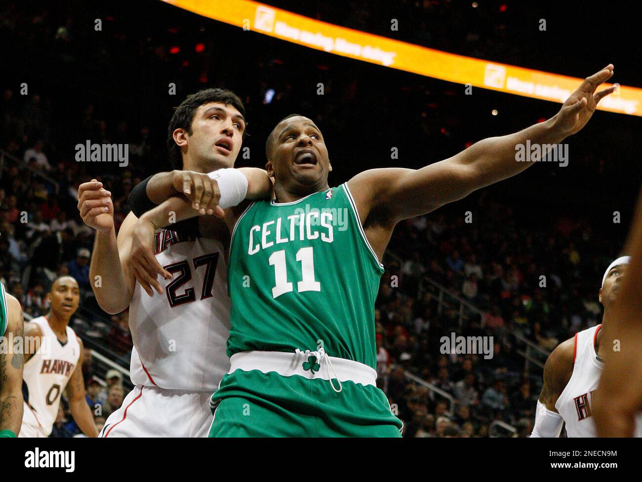Atlanta Hawks' Zaza Pachulia (27) and Boston Celtics' Glen Davis battle ...