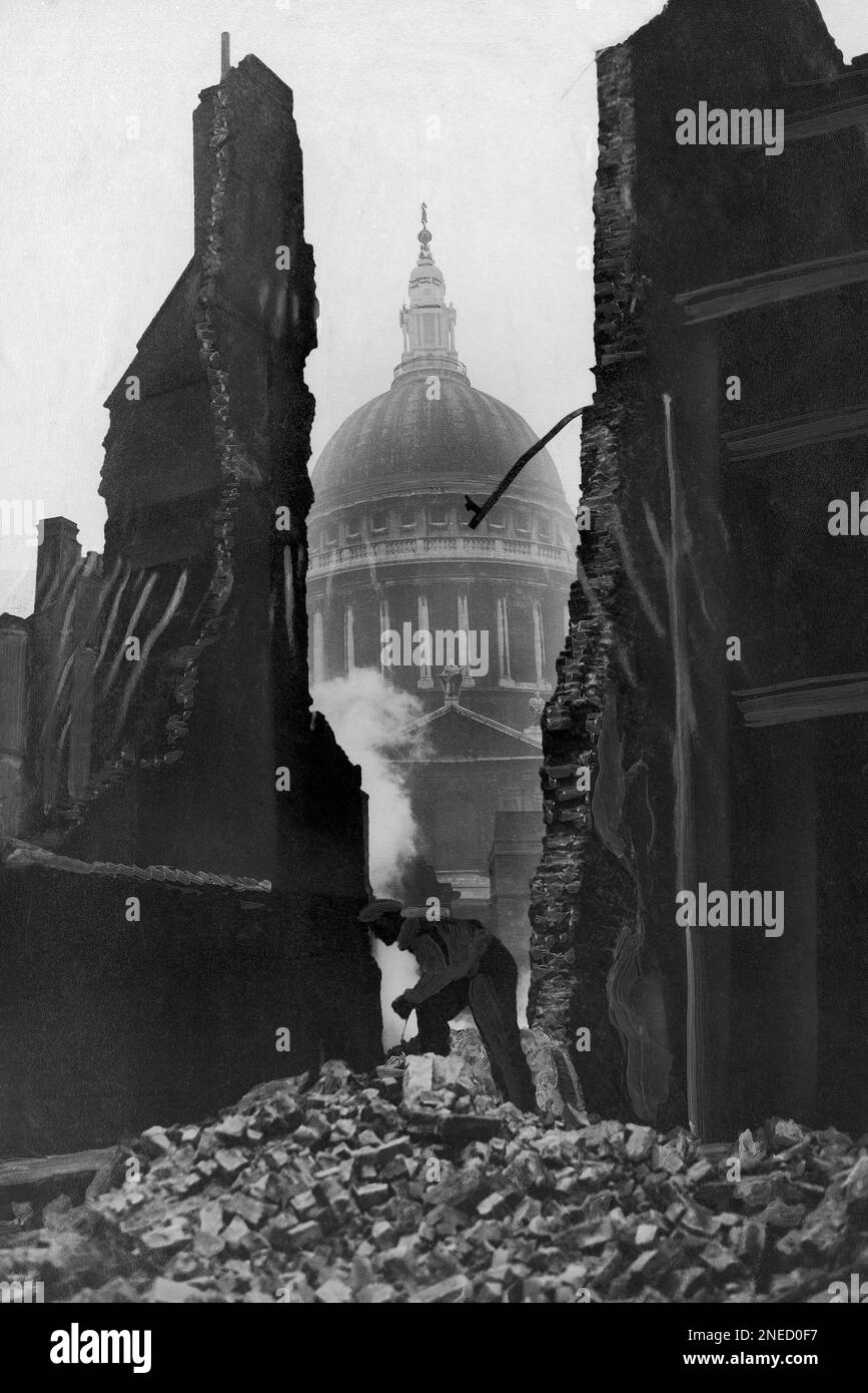 Dome of St. Paul?s Cathedral towers between ruined walls of buildings ...