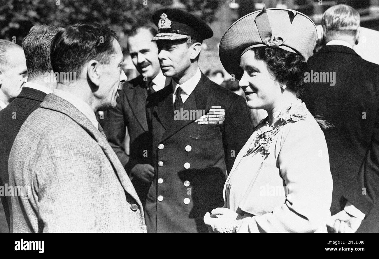 King George VI and Queen Elizabeth of England are shown Sept. 23, 1940 ...