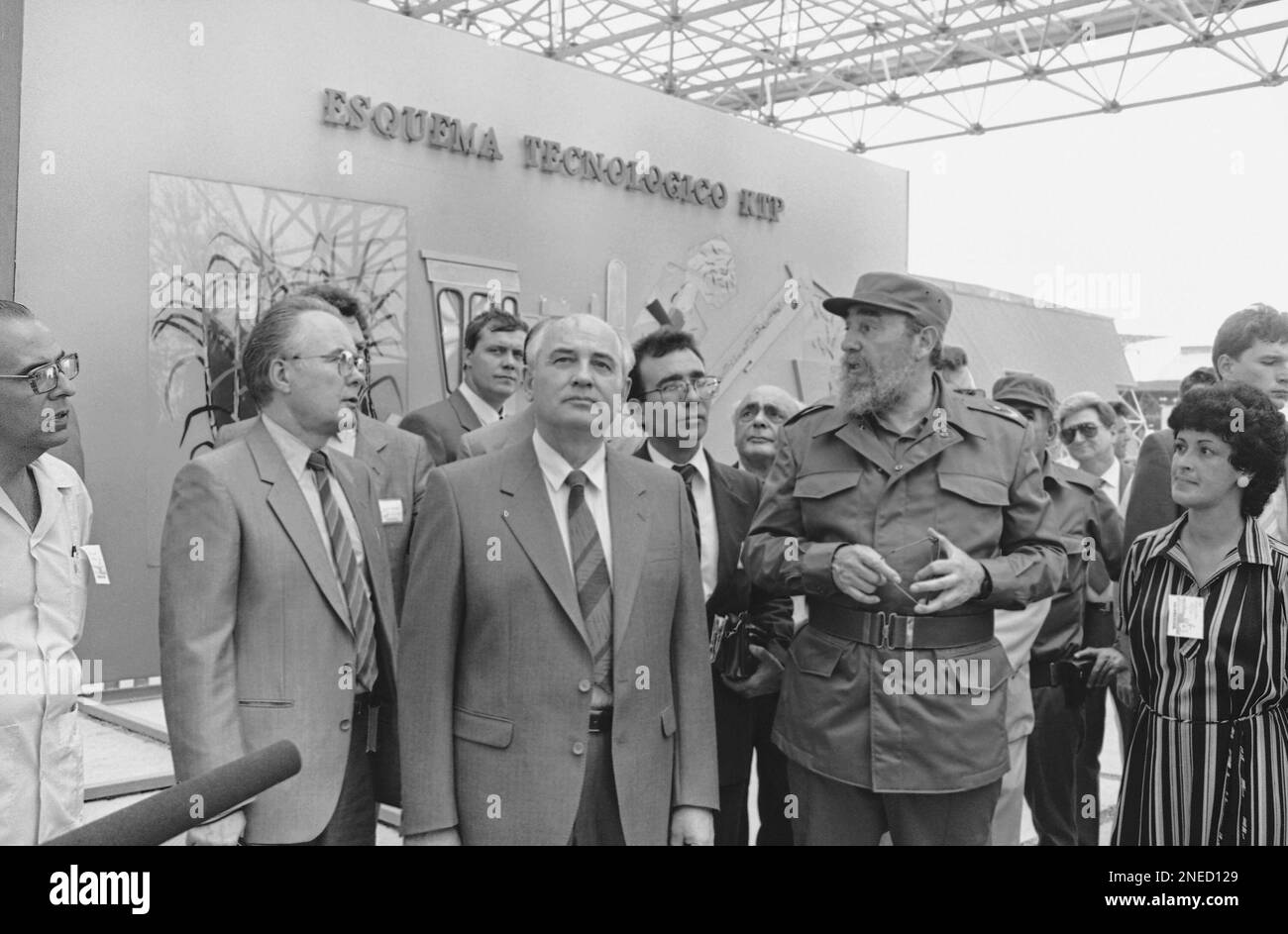 Cuban President Fidel Castro escorts Soviet President Mikhail Gorbachev ...