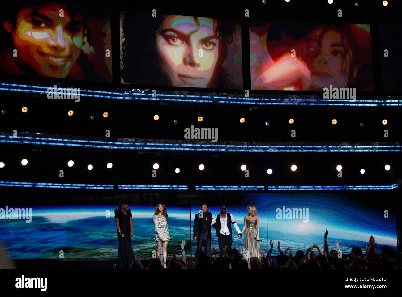 From left, Jennifer Hudson, Celine Dion, Smokey Robinson,Usher and ...