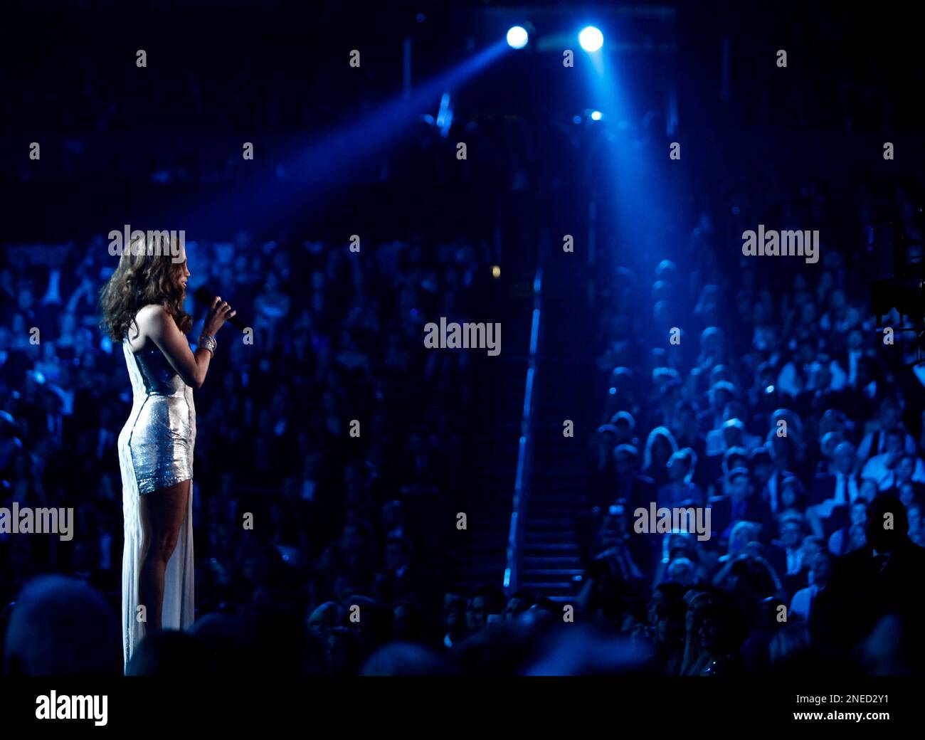 Jennifer Lopez introduces a performance by Greenday at the Grammy ...