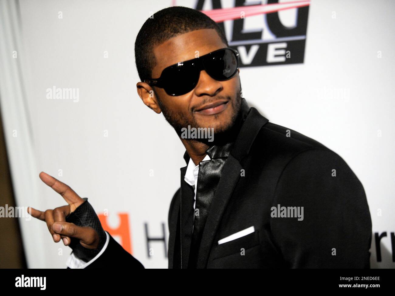 Singer Usher arrives at the annual Pre-GRAMMY Gala presented by The ...