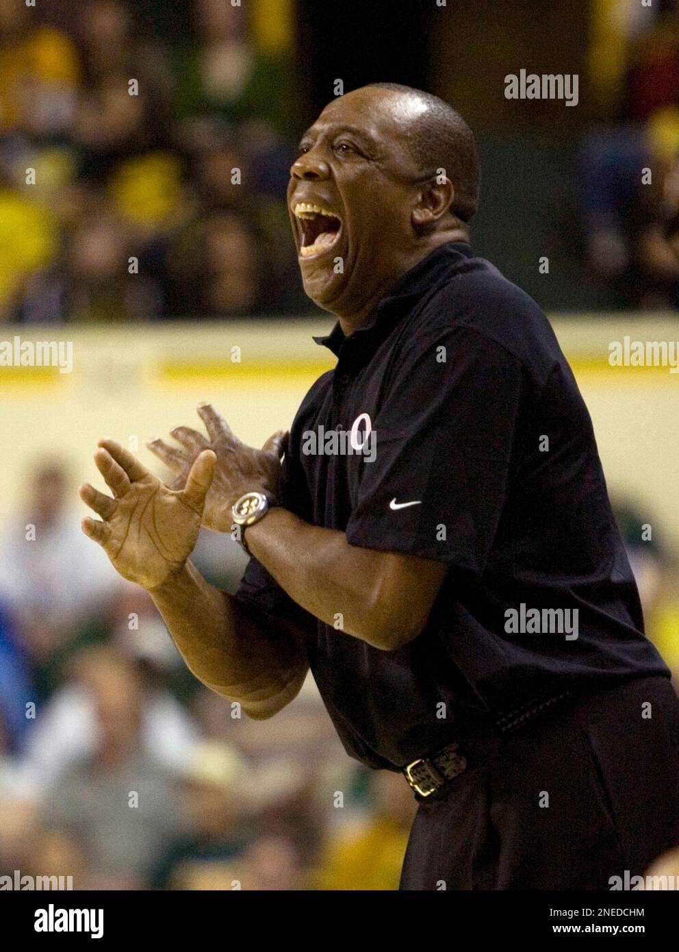 Oregon head basketball coach Ernie Kent is shown during their NCAA ...