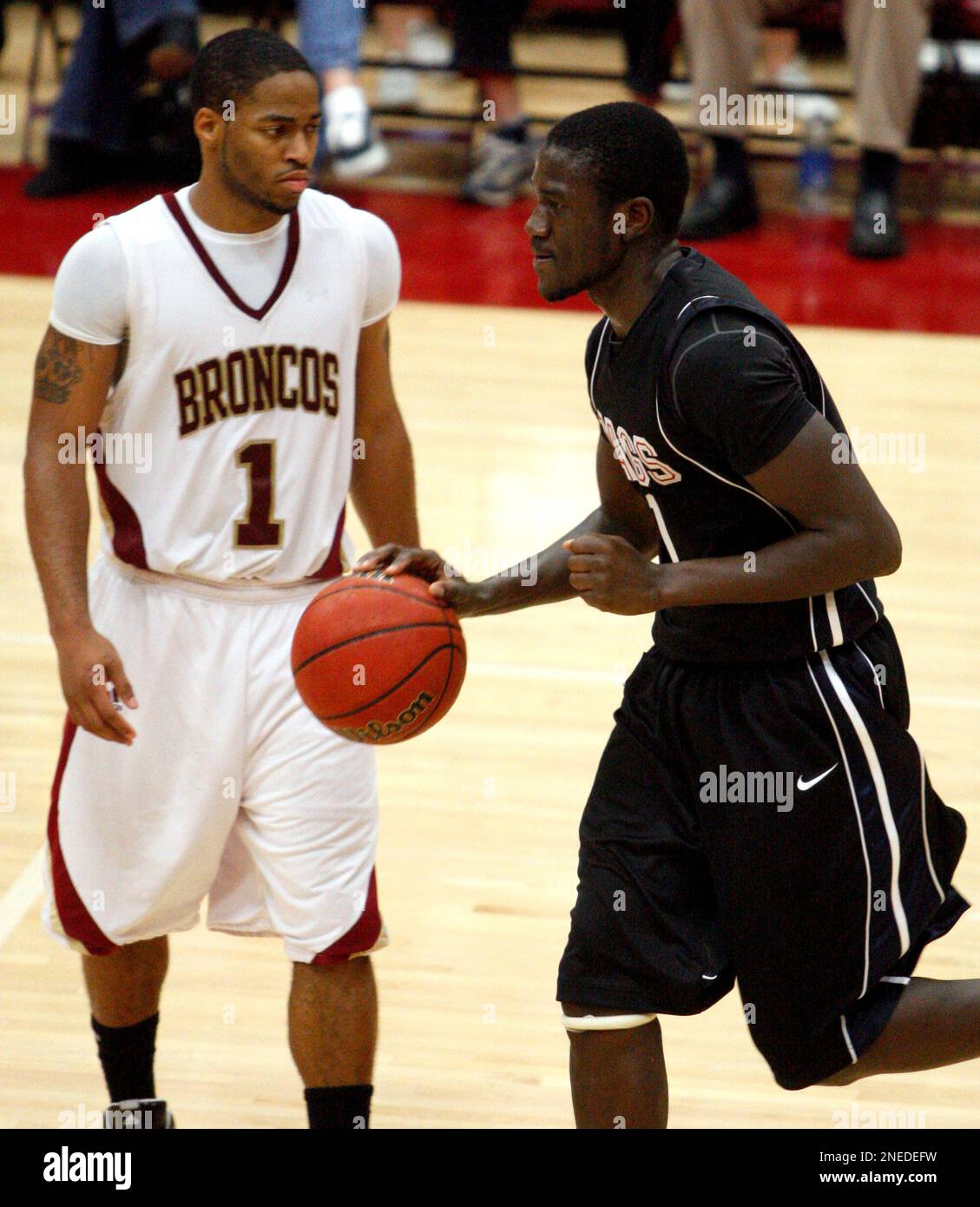 Gonzaga's Mangisto Arop, right, celebrates as Santa Clara's Robert ...