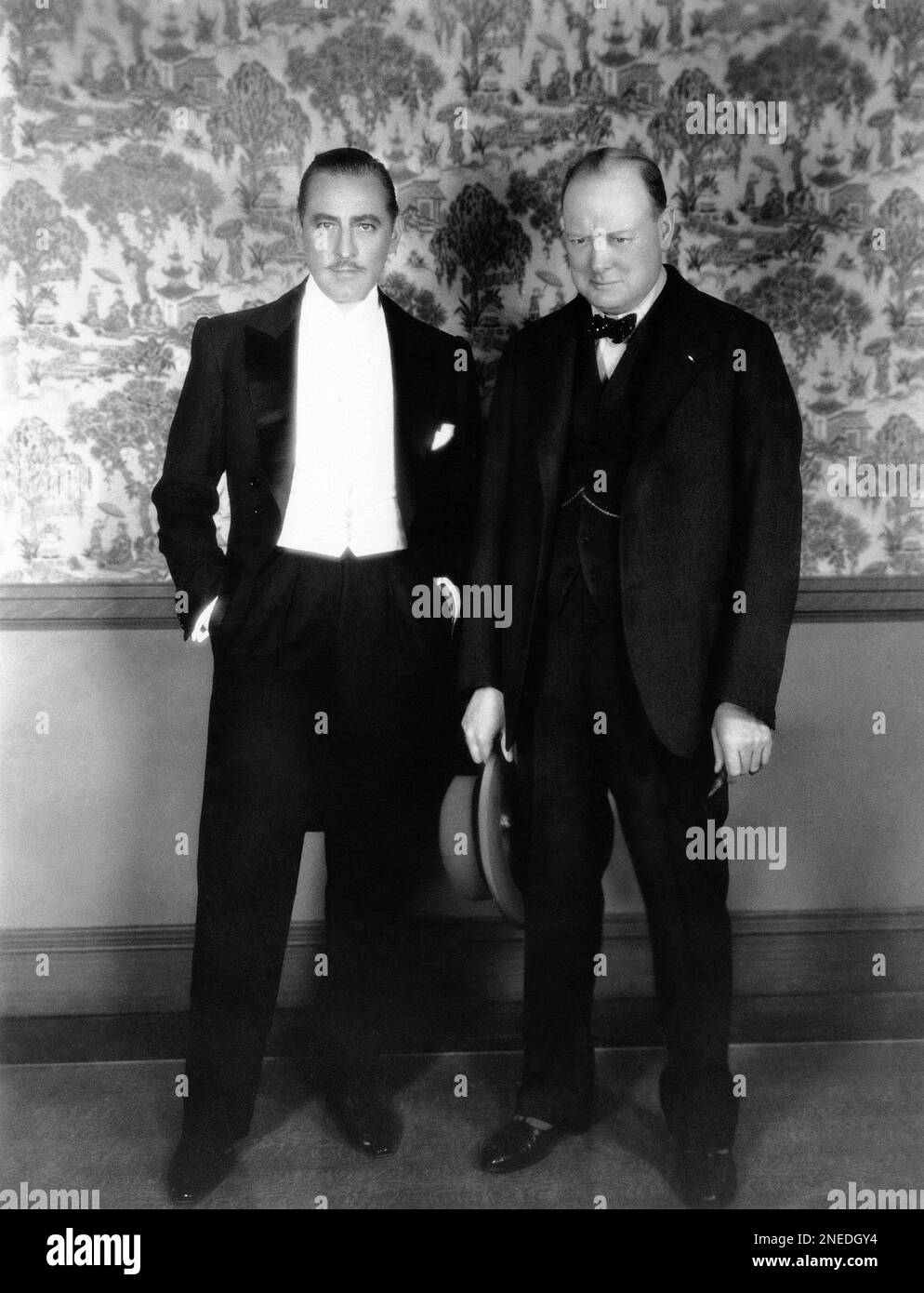 A distinguished actor and a distinguished statesman, Sir Winston ... A distinguished actor and a distinguished statesman, Sir Winston ...