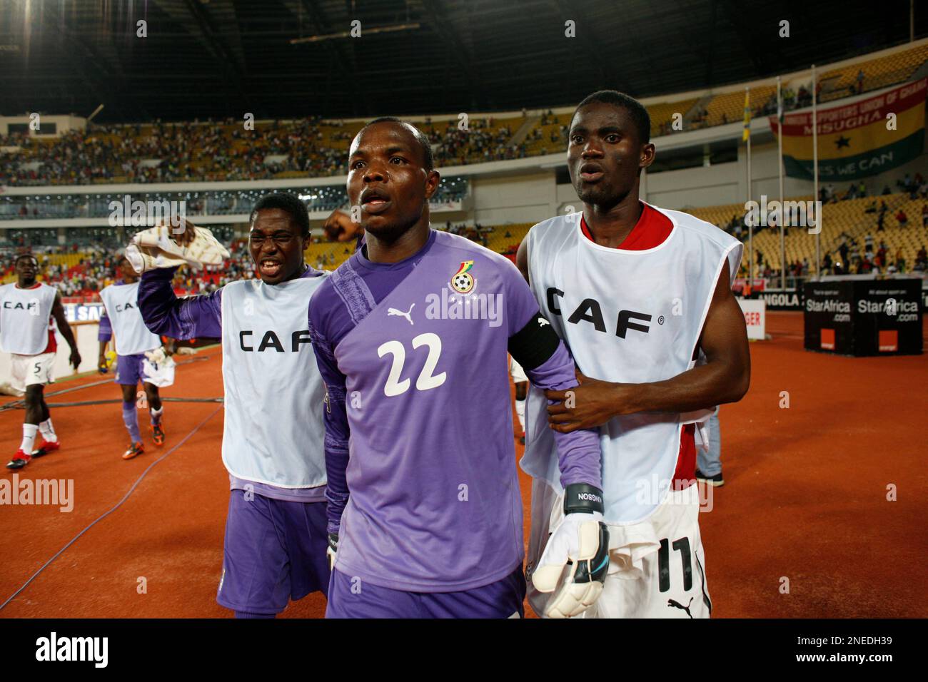 Ghana players, including goalkeeper Richard Kingson, center, celebrate ...