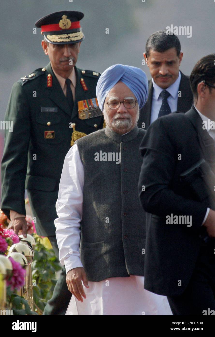 National Cadets Corp (NCC) Director Gen. Lt. Gen. R.K. Karwal, left ...