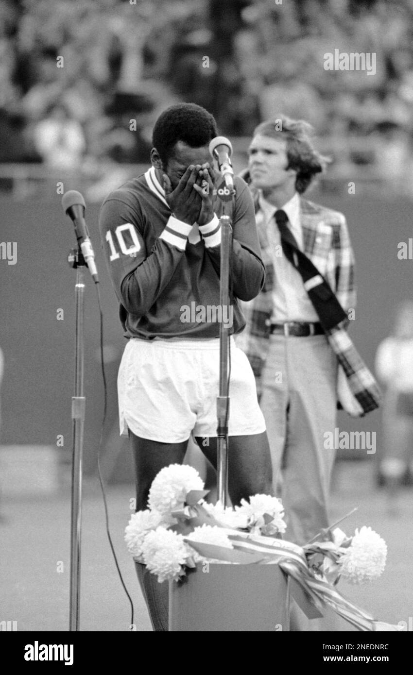 Pele cries into hands during ceremonies on Oct. 17, 1977 at ceremonies ...