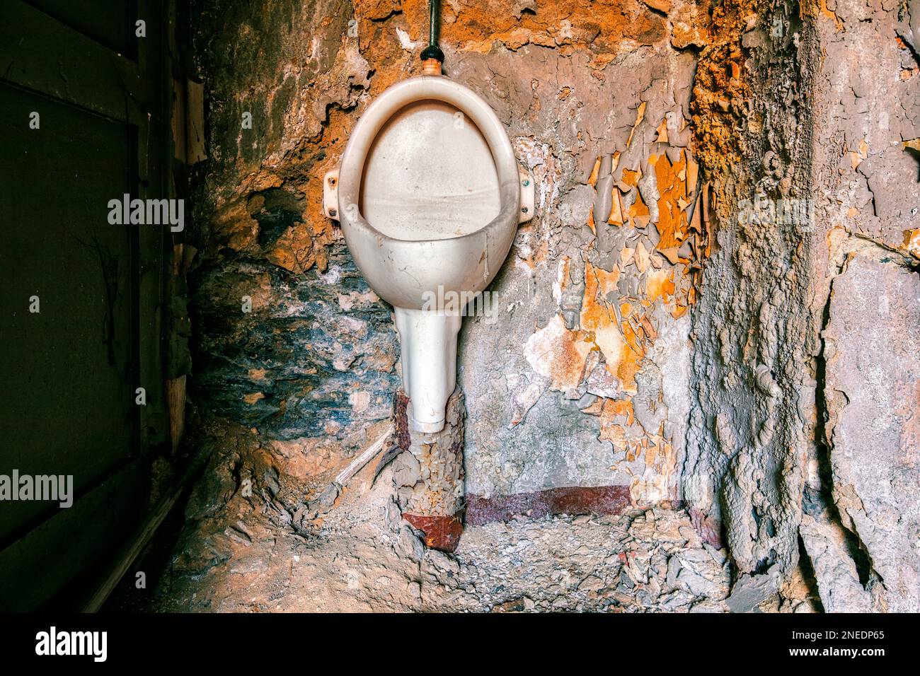 Old mens toilet hi-res stock photography and images - Alamy