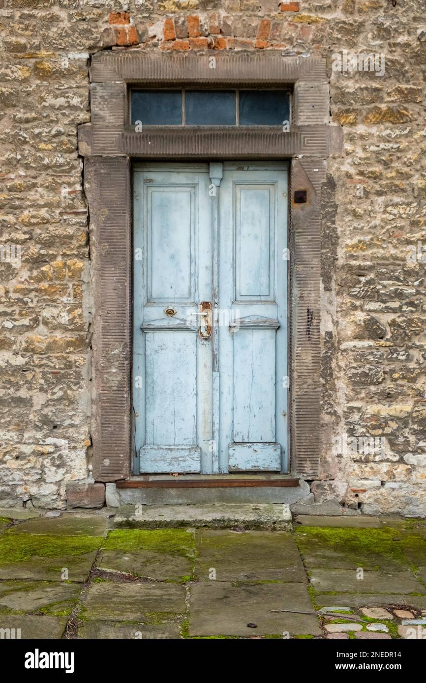 Old entrance hi-res stock photography and images - Alamy