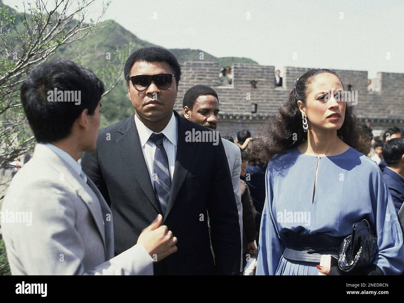 Muhammad Ali and wife Veronica survey China's famed Great Wall at ...