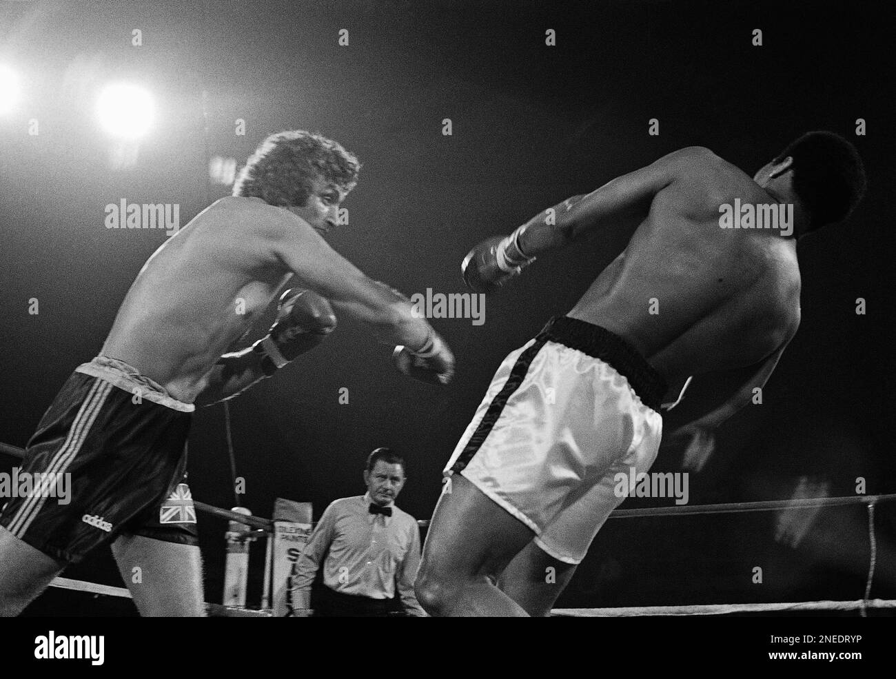 Boxing heavyweight joe bugner joe hi-res stock photography and images ...