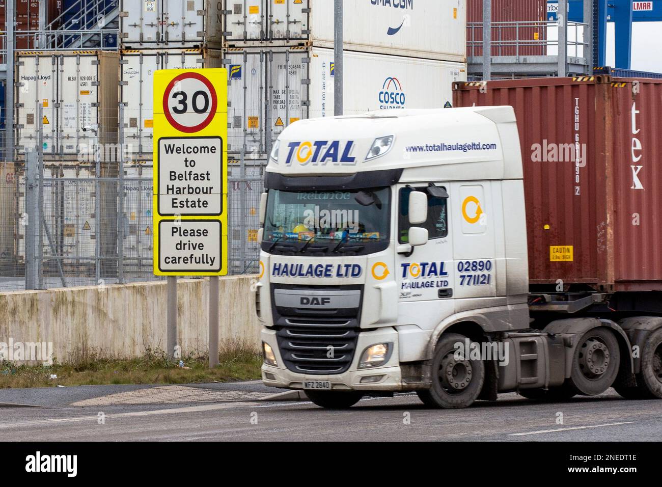Welcome to ireland lorry hi-res stock photography and images - Alamy