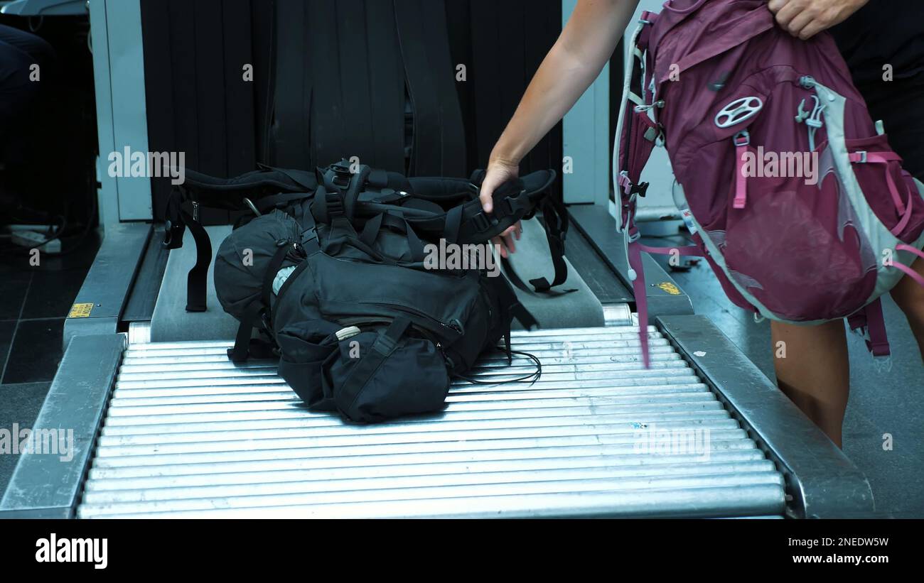 Airport baggage scanner hi-res stock photography and images - Alamy