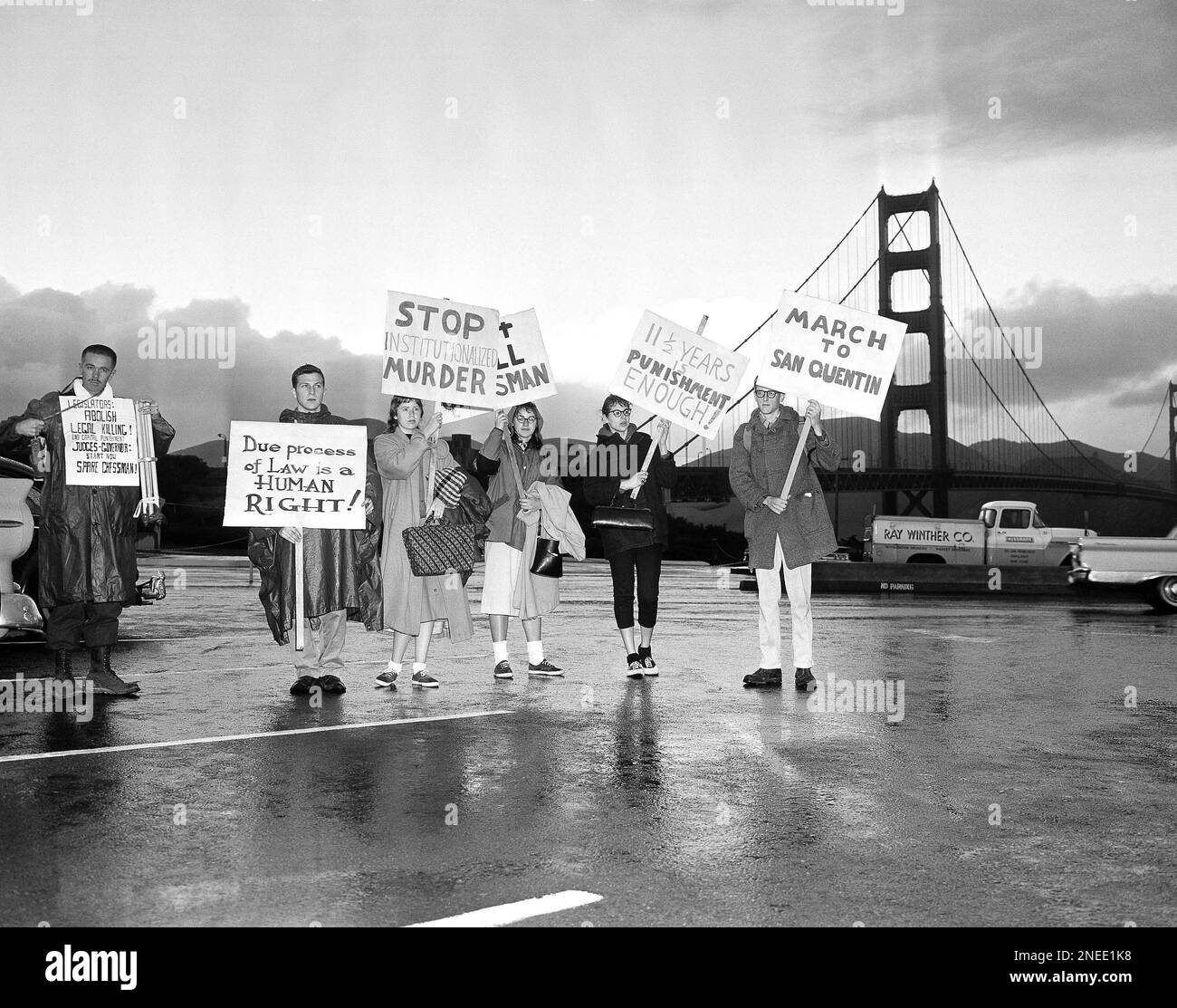 College students protesting the execution of Caryl Chessman pause on ...