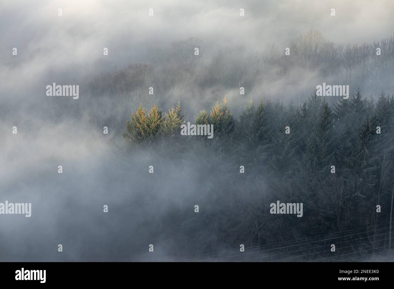 Bamford Edge. Ladybower, and Hope Valley winter sunrise temperature ...
