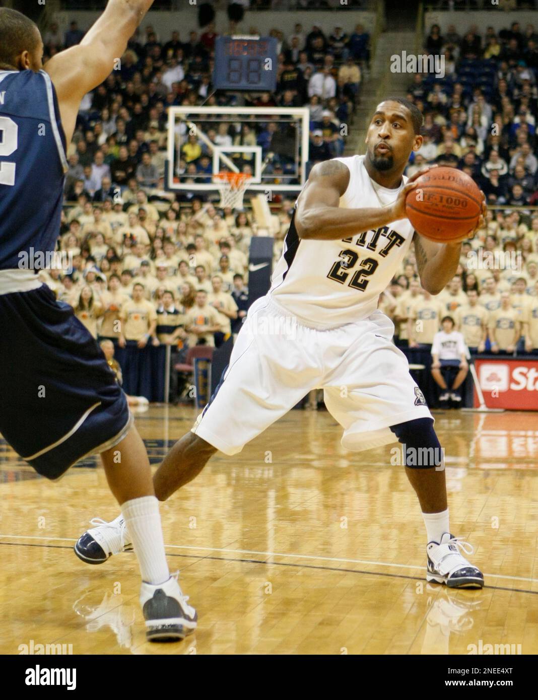 Pittsburgh's Brad Wanamaker (22) plays in the NCAA college basketball ...