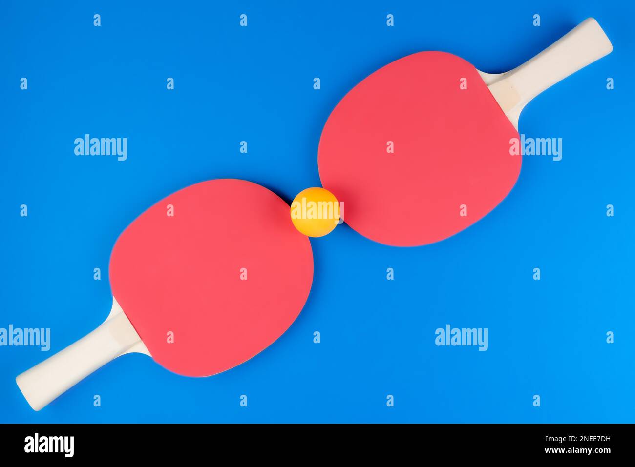 Red diagonal on blue background hi-res stock photography and images - Alamy