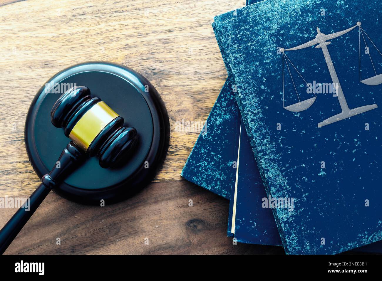 Gavel book scales hi-res stock photography and images - Alamy