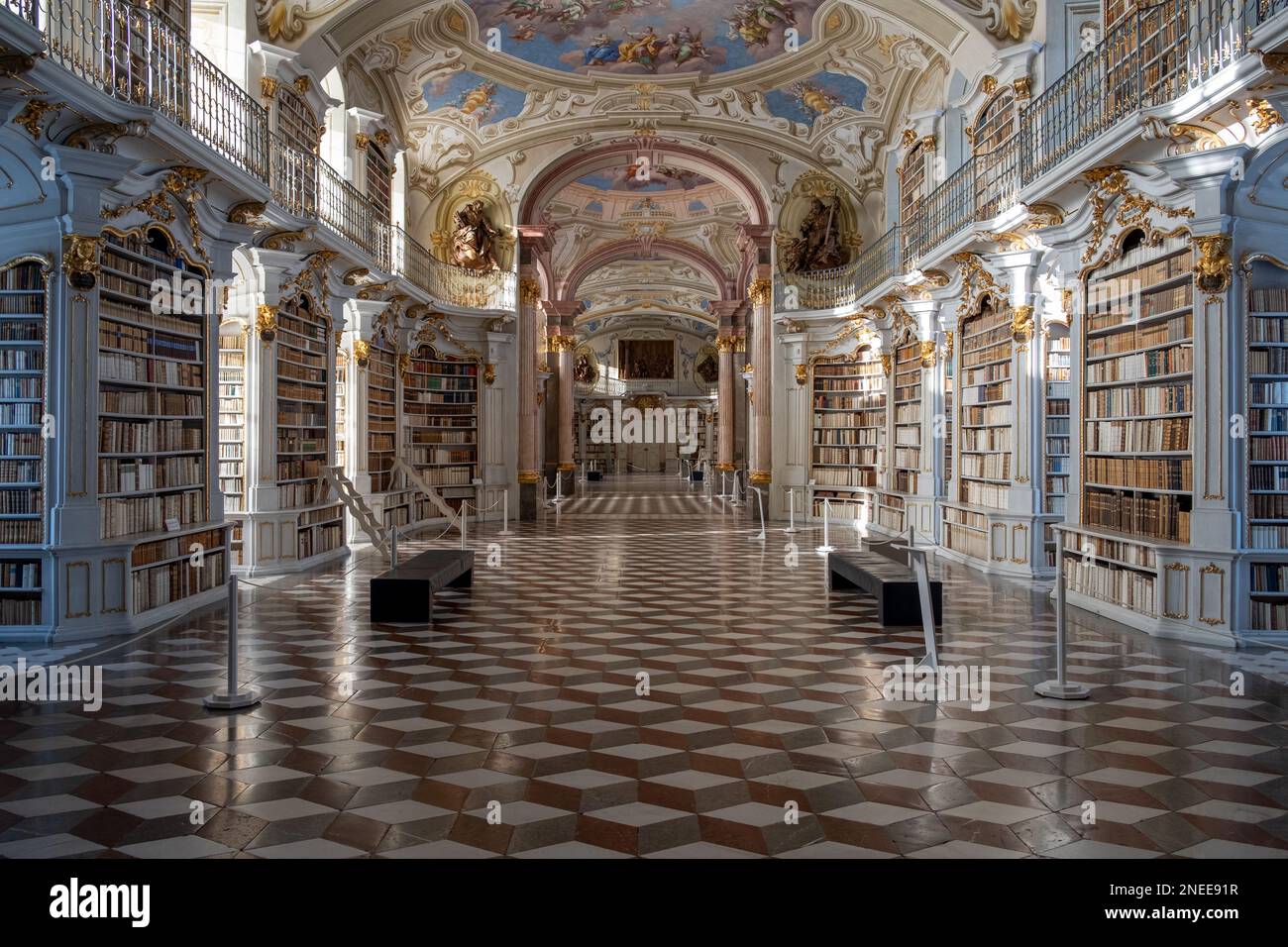 Abbey library hi-res stock photography and images - Alamy