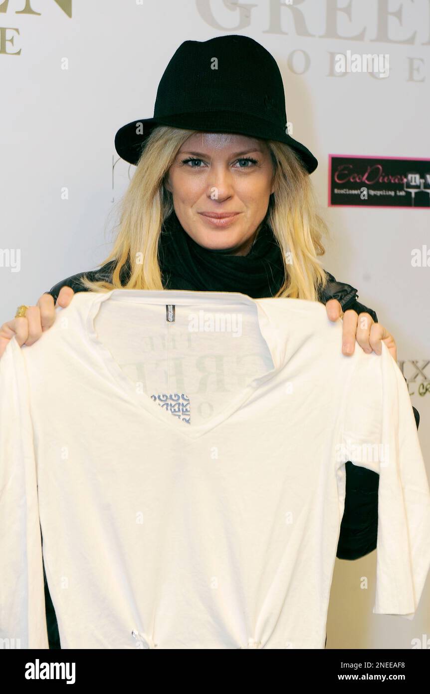 Actress/model Rachel Hunter at the Gibson Guitar Lounge during the ...