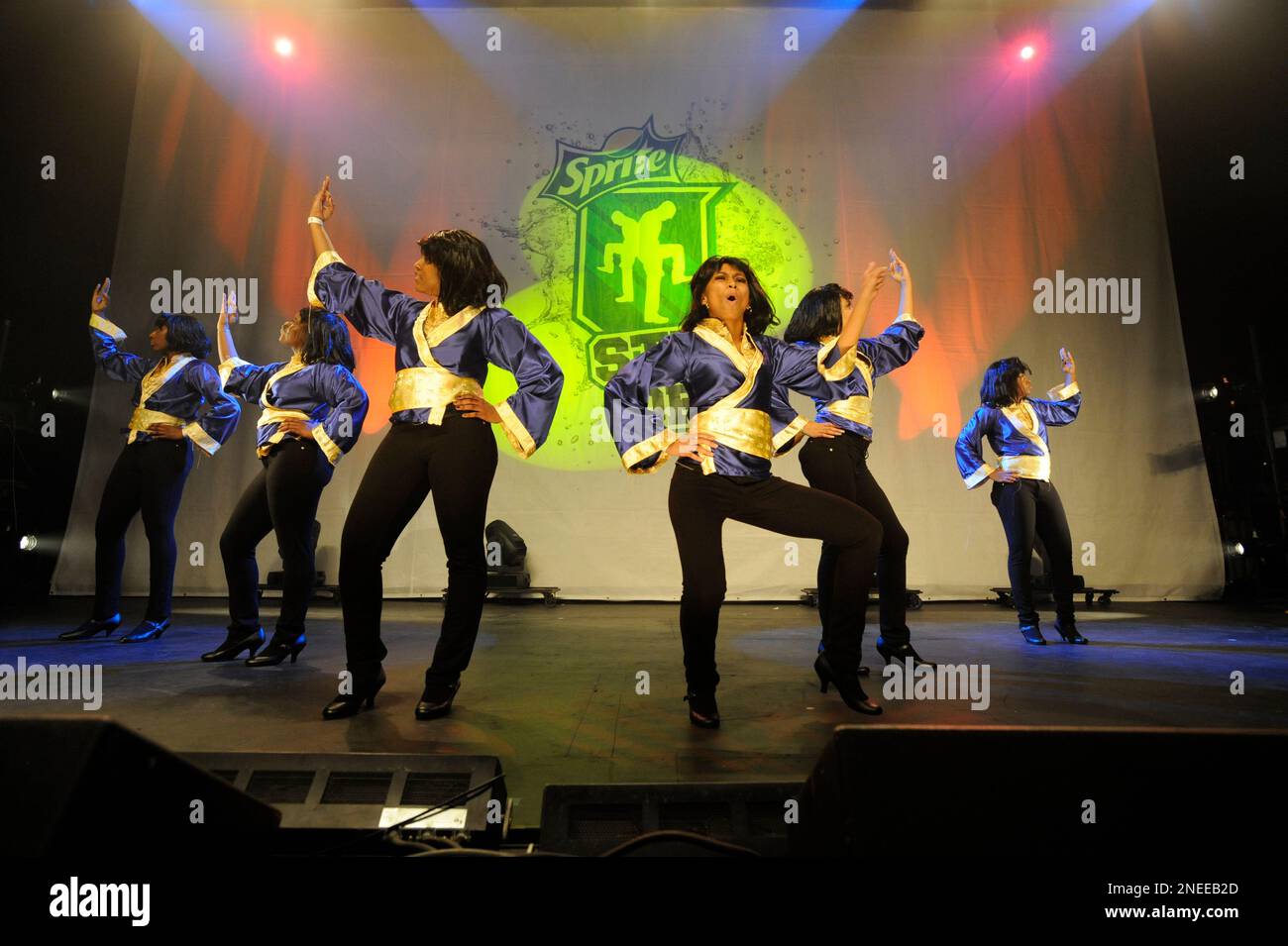 The Sigma Gamma Rho Sorority step team from the University of Illiois ...