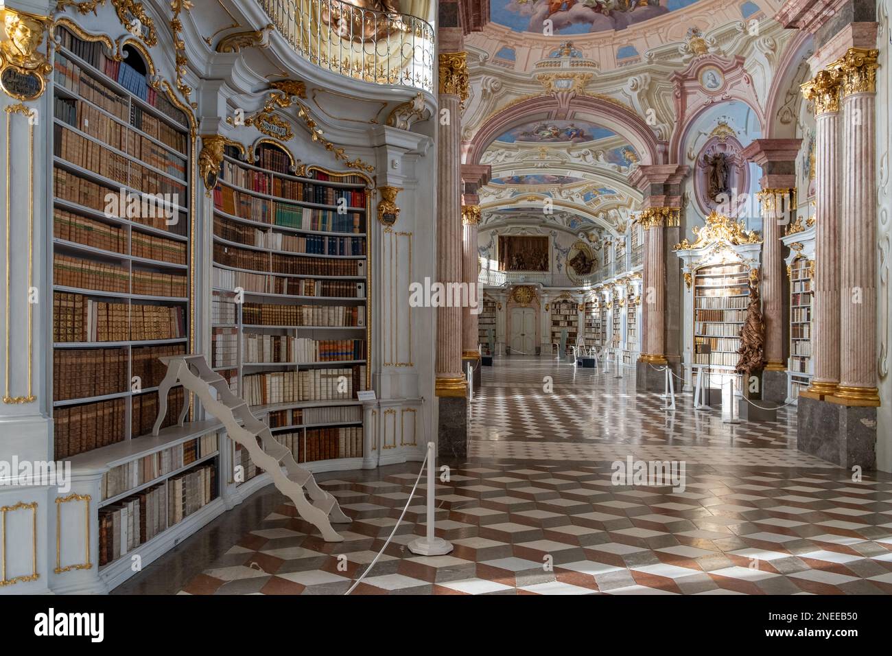 Abbey library hi-res stock photography and images - Alamy